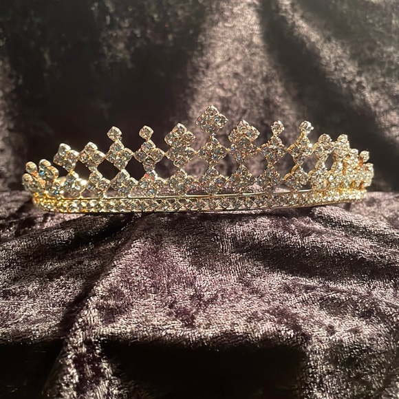Marielle's | Accessories | Vintage Gold Tiara Clear Crystals Open Back ...